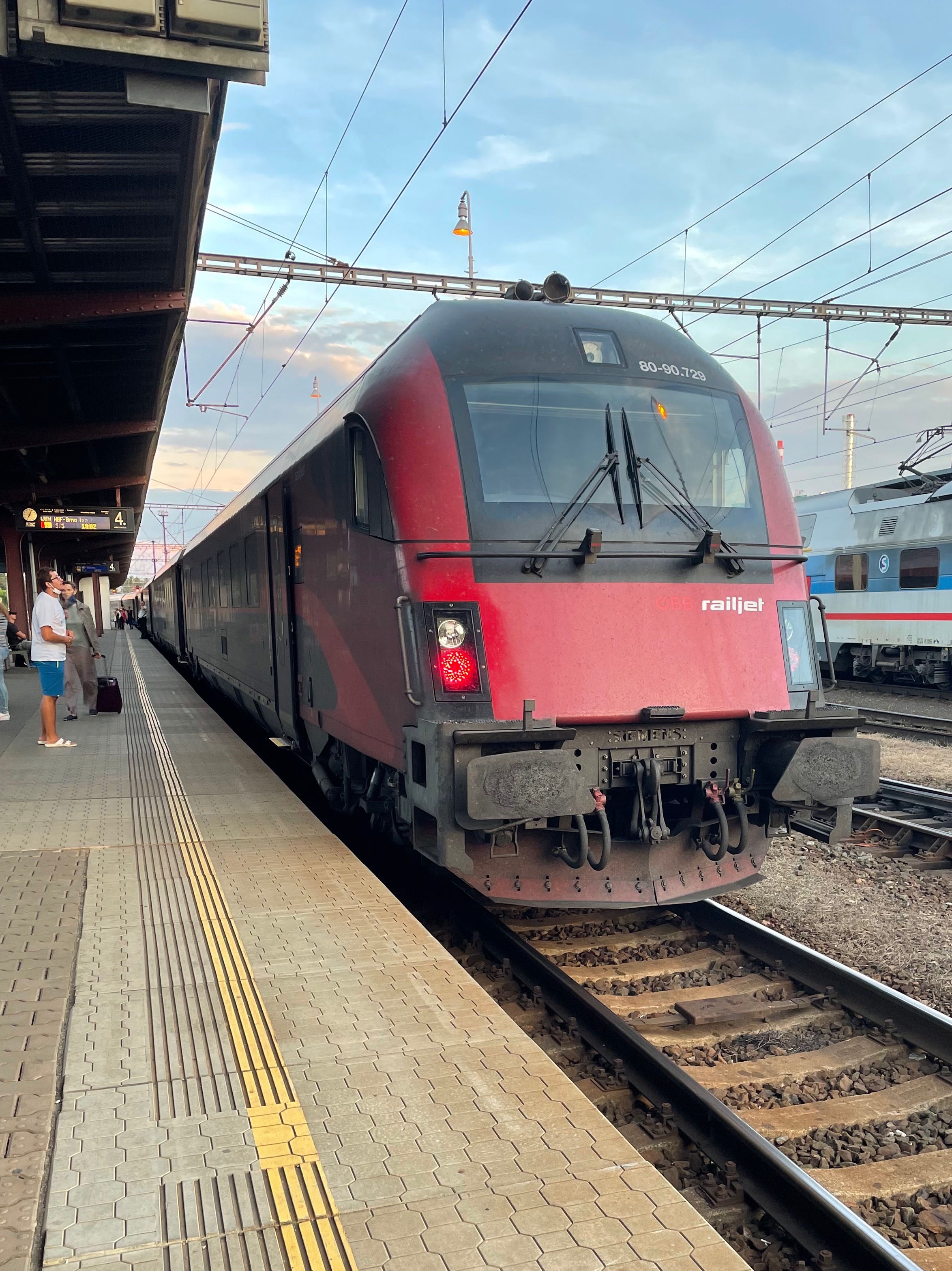 OBB Railjet in 1st Class – George Nugent Travels